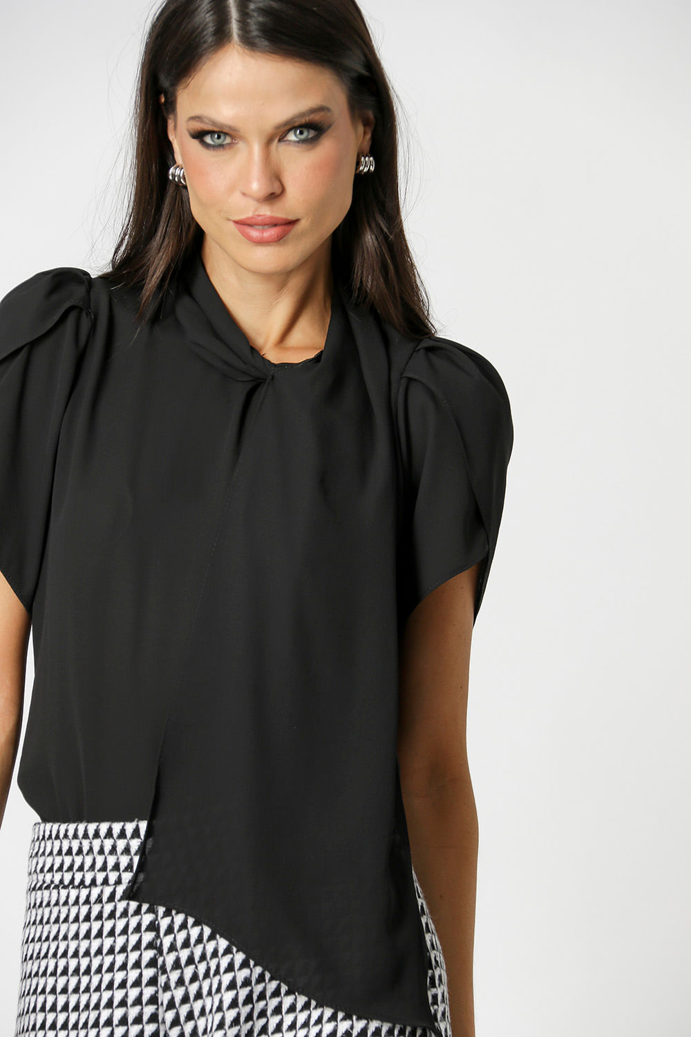 Blusa Com Faixa No Decote - Preto - Trimix Online